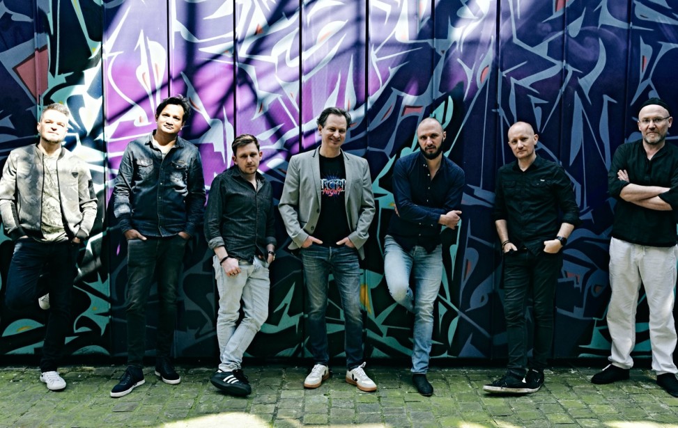 proarti : ELIJAH BAND